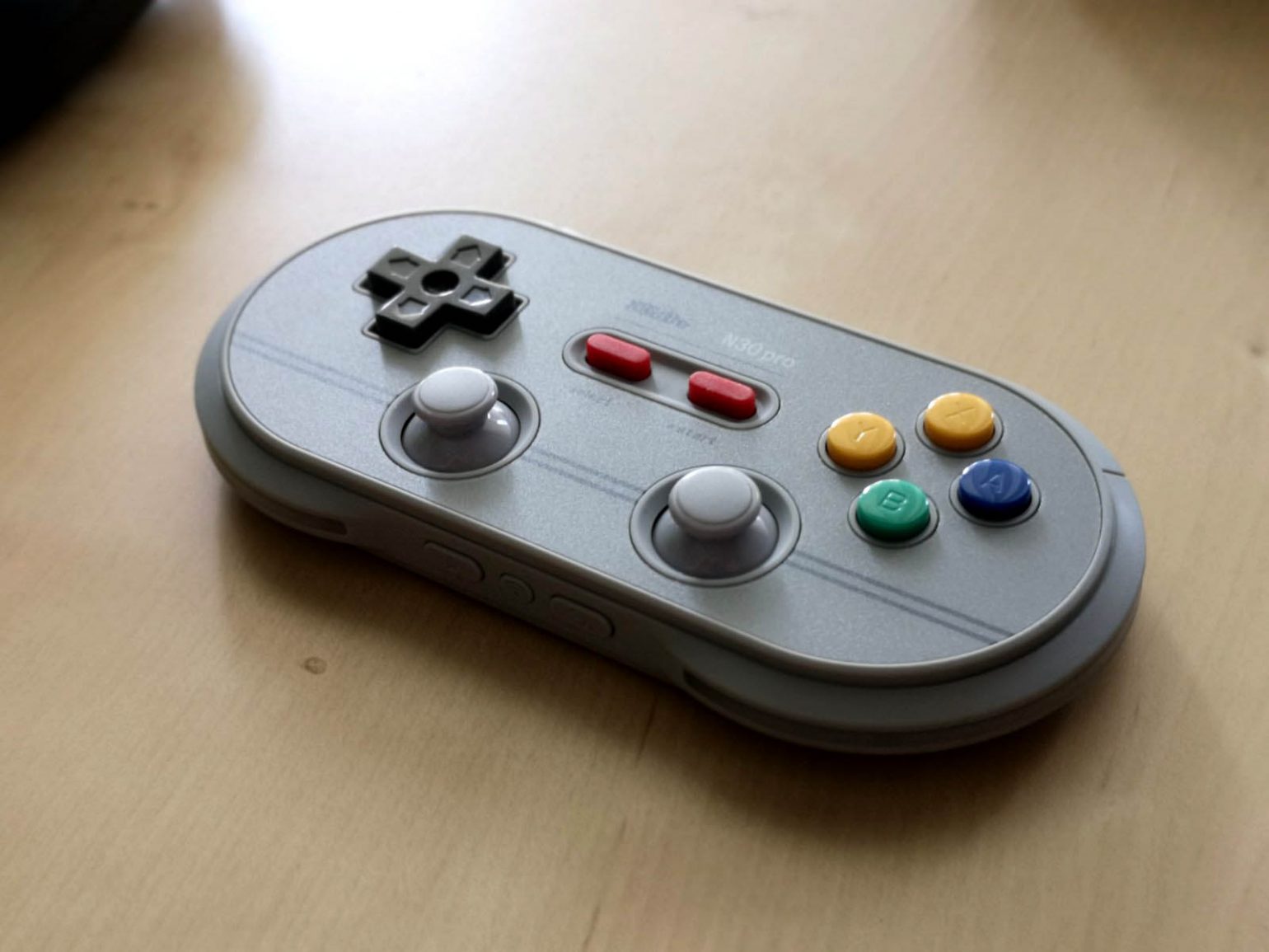 8BitDo N30 Pro 2 Controller Review - Gamepad.gr